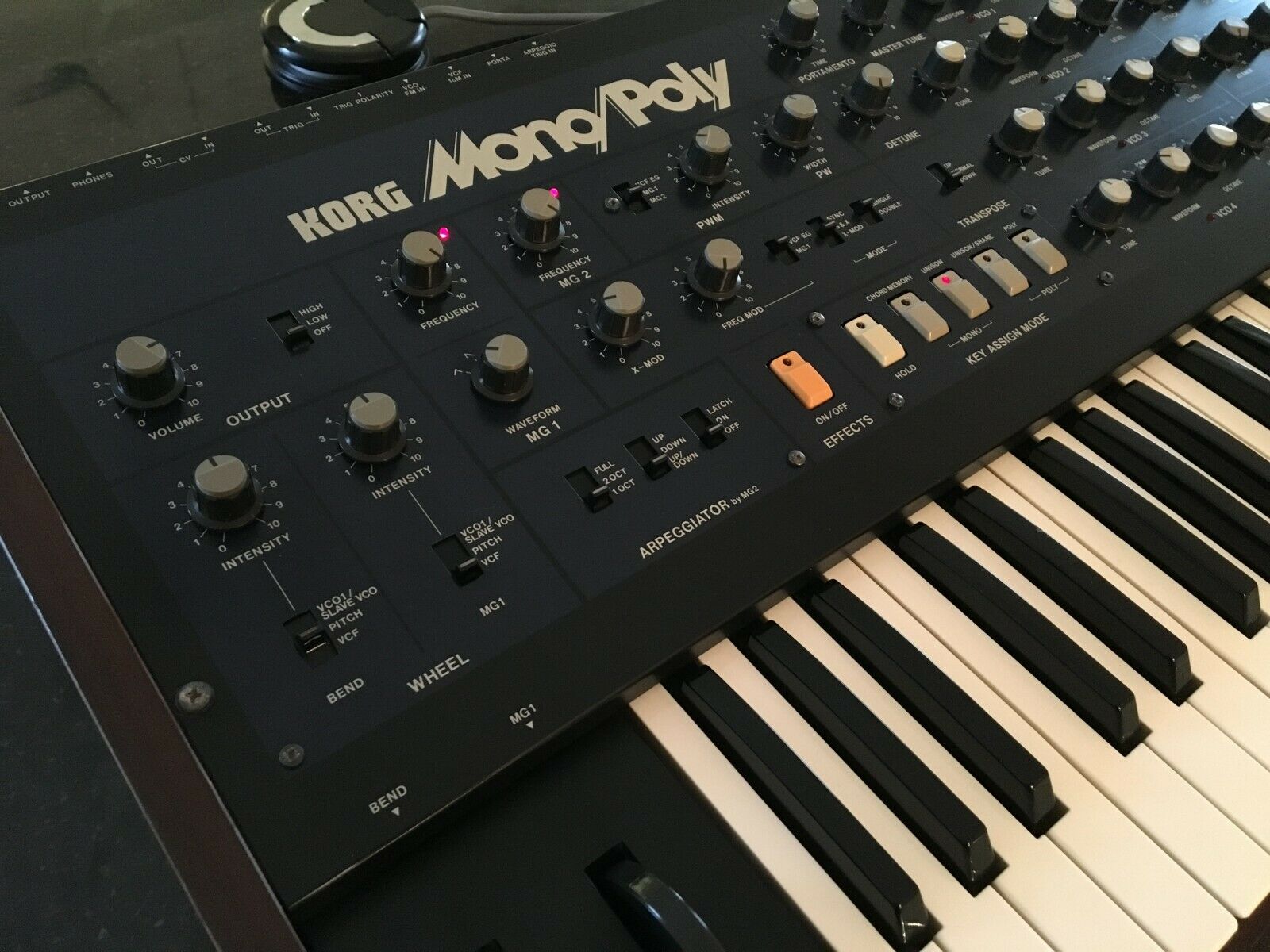 MATRIXSYNTH: Korg Mono/Poly SN 075738