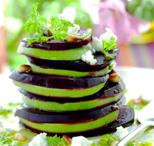 Mille feuille de betterave et d'avocat