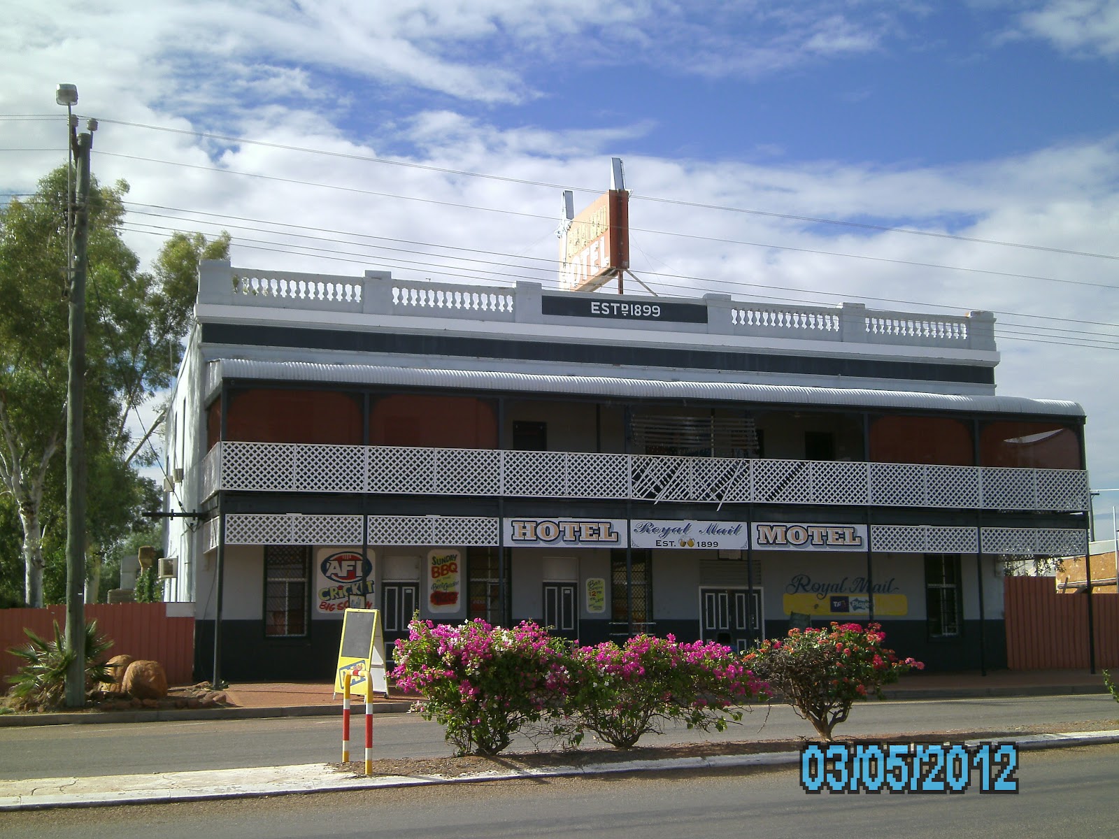 Julie's Travel Journal: Meekatharra to Munjina