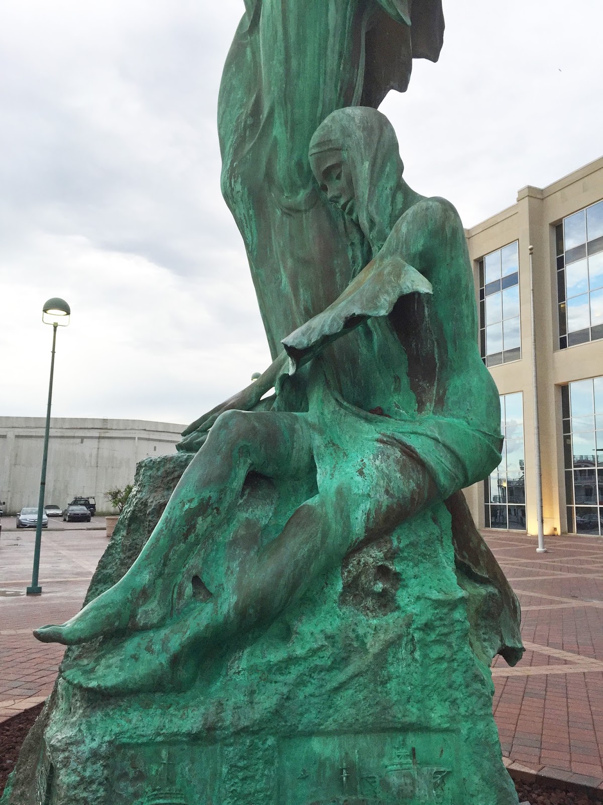 MARIETTE'S BACK TO BASICS: Mother River Statue in New Orleans, Louisiana