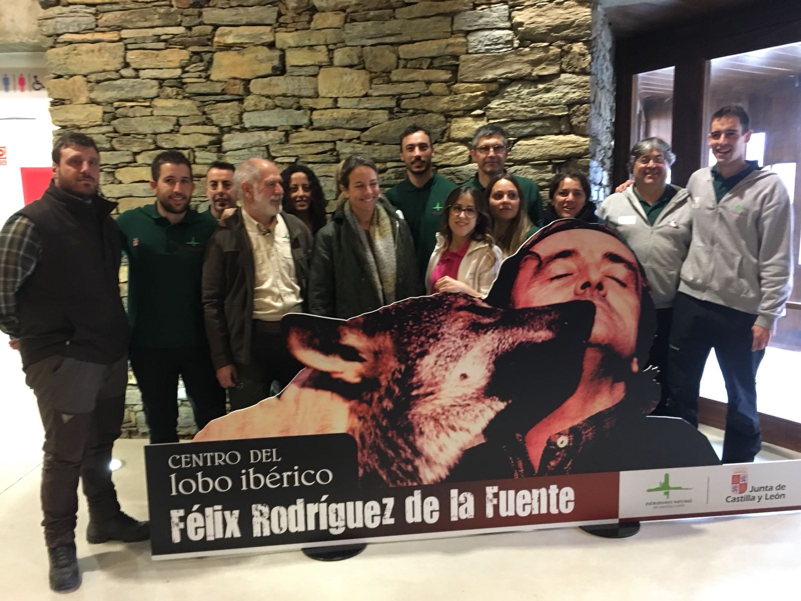 AMIGO LOBO: Blog lobero de Carlos Sanz: EL CENTRO DEL LOBO DE ROBLEDO ...