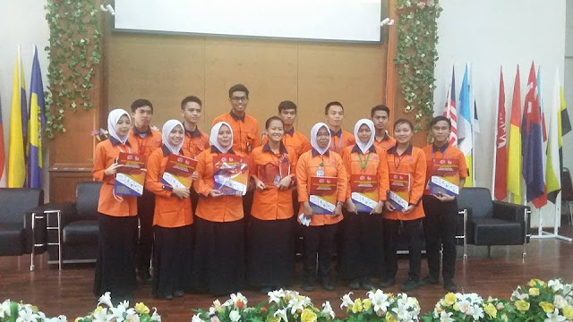 Majlis Anugerah Kecemerlangan & Penyampaian Sijil Vokasional Malaysia ...