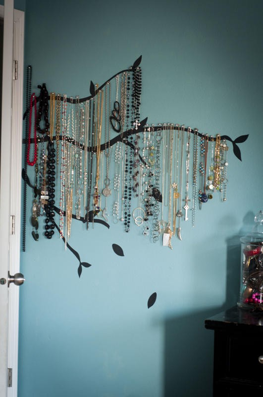 How To Be Stunning: More fun ways to hang your jewelry :)