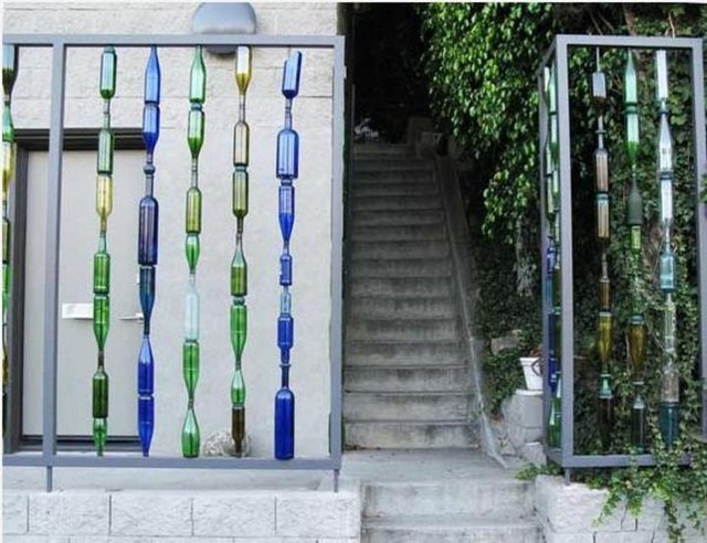 Wow.. Ini Dia Rumah-rumah Unik yang Terbuat Dari Botol Bekas