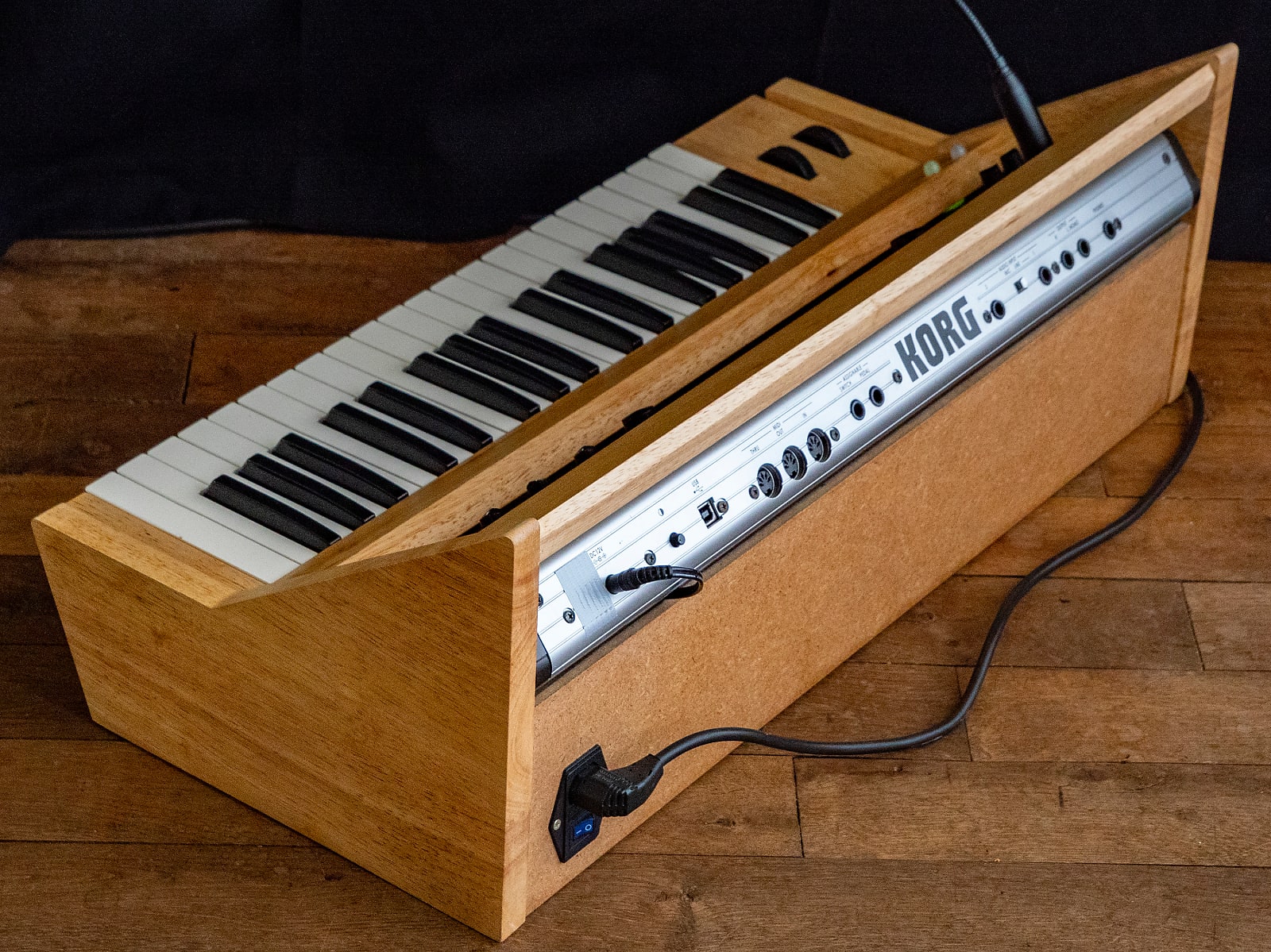 MATRIXSYNTH: Unique Korg R3 synthesizer in a custom wooden high quality ...