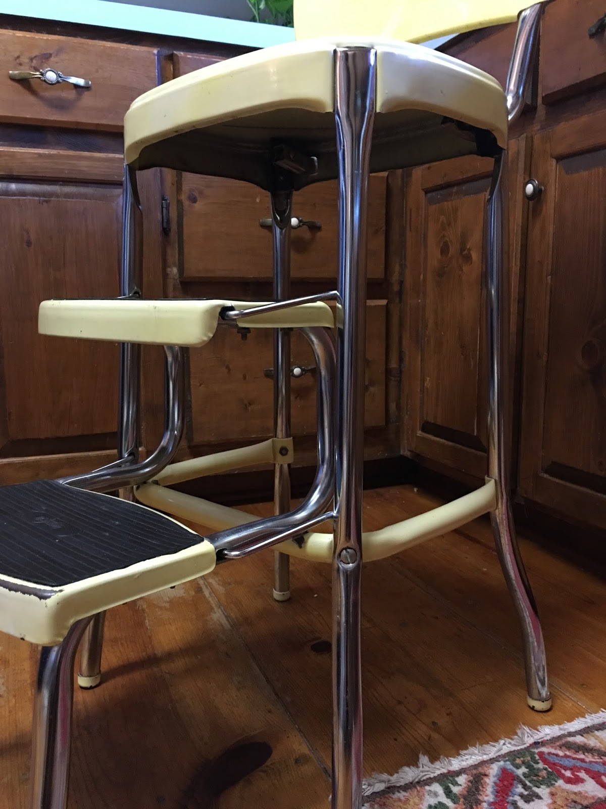 Vintage Metal Stool Restoration | The Roots of Home
