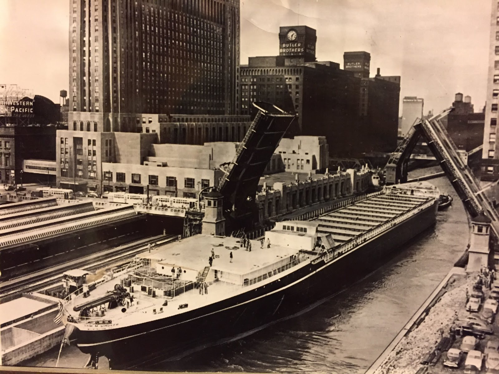 Industrial History: Large boats on the Chicago River