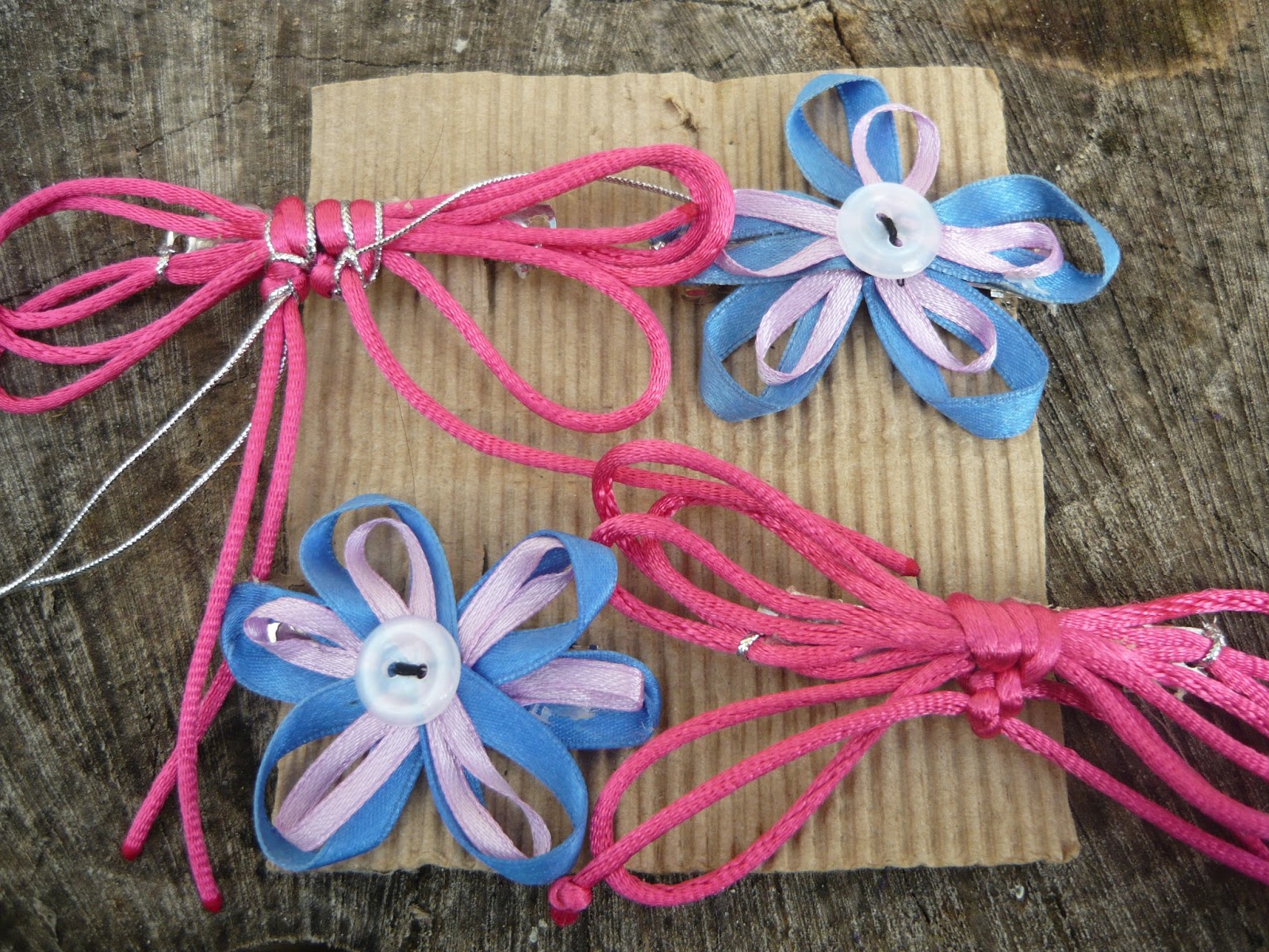 Mi Rincòn Creativo: Broches con Cinta y Cordón