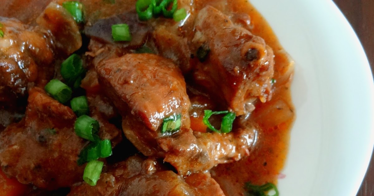 The Cooking Cauldron: Saucy Chicken Curry