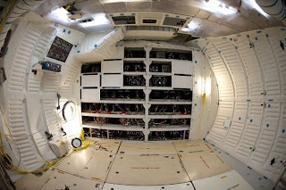 Astro Ufologia: Dentro dos ônibus espaciais - Inside of space shuttle