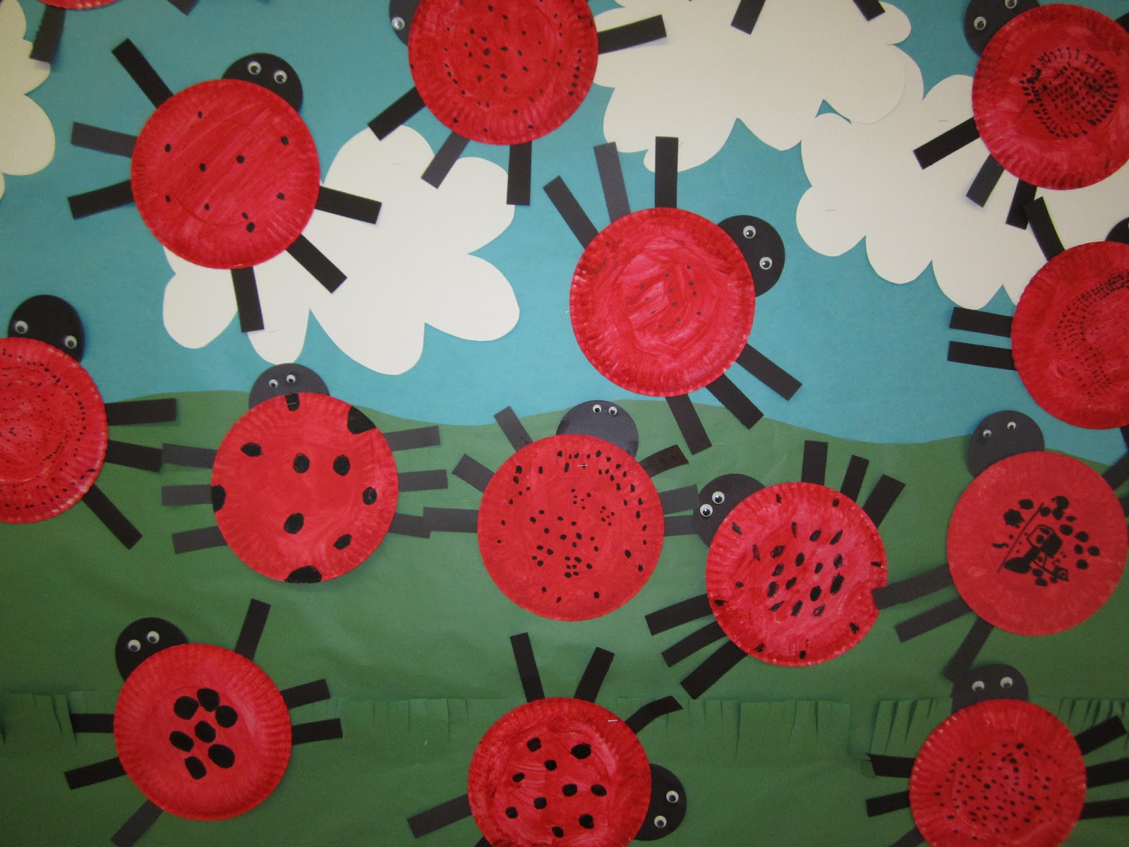 Teaching Little Miracles: Ladybugs, Ladybugs - Cute Bulletin Board Idea!