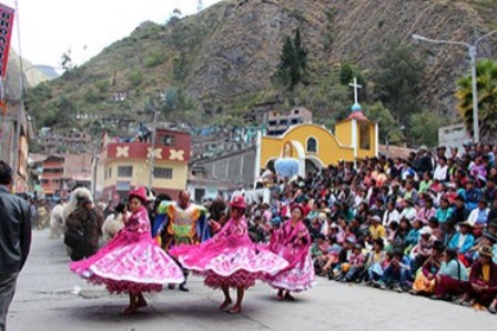 Folclore Eterno Peru: Señor de Pacaypampa en Sandia