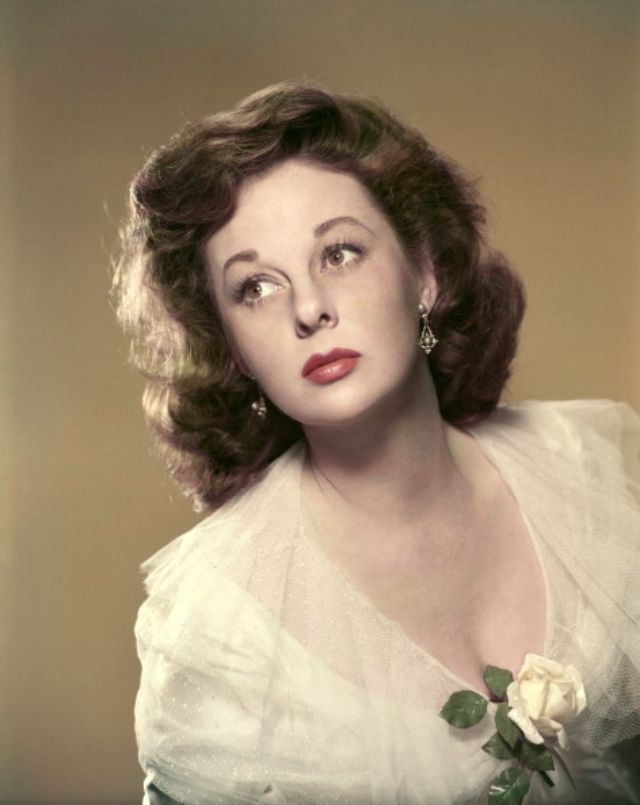48 Glamorous Color Photos of Susan Hayward in the 1940s and 1950s ...