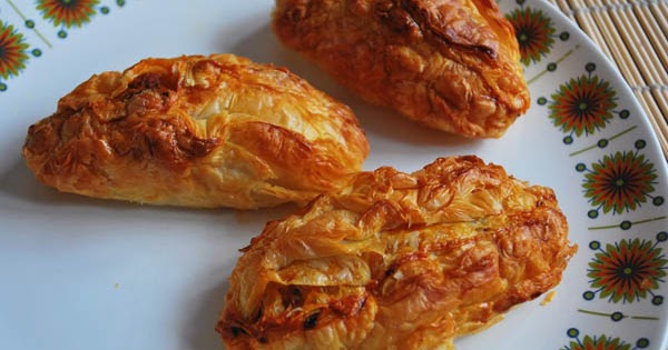 Domestic Sluttery: Sluttishly Savoury: Mini Chicken Tikka Pasties