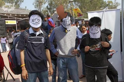 VERY FUNNY COSPLAYS IN INDIAN COMIC CON | FUNNY INDIAN PICTURES GALLERY ...