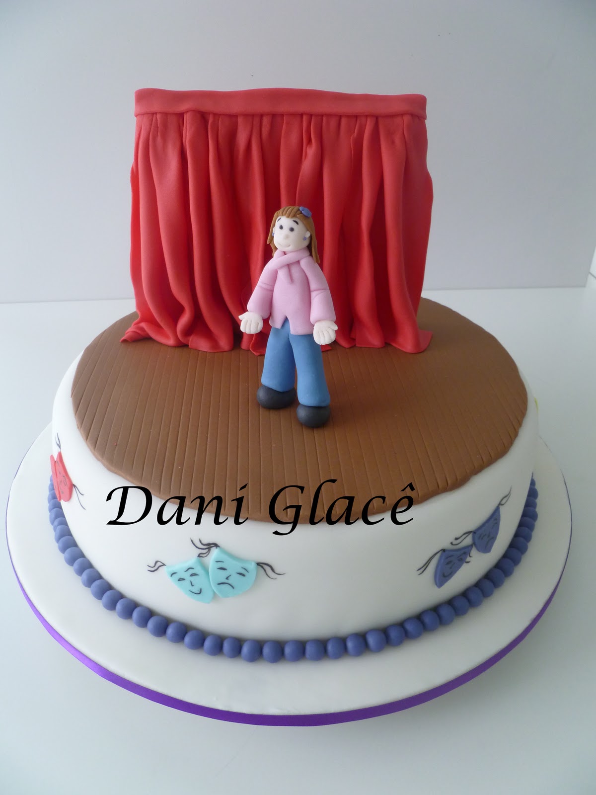 Dani Glacê Bolos Artísticos: Bolo Palco de Teatro