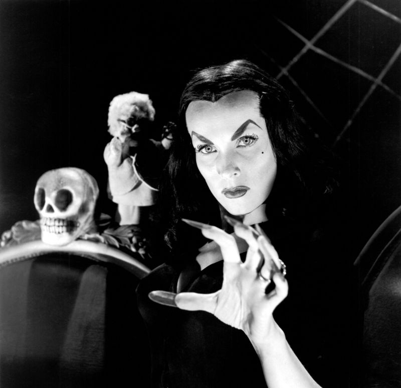 Horror Icon Vampira: Fabulous Photos of Maila Nurmi in the 1950s ...
