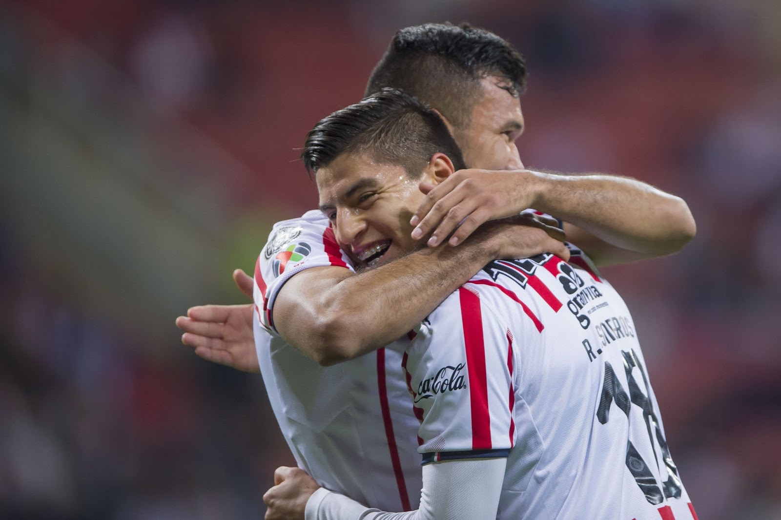 RONALDO CISNEROS, EN PIE DE LUCHA POR SER TITULAR CON CHIVAS - ¡CHIVAS ...