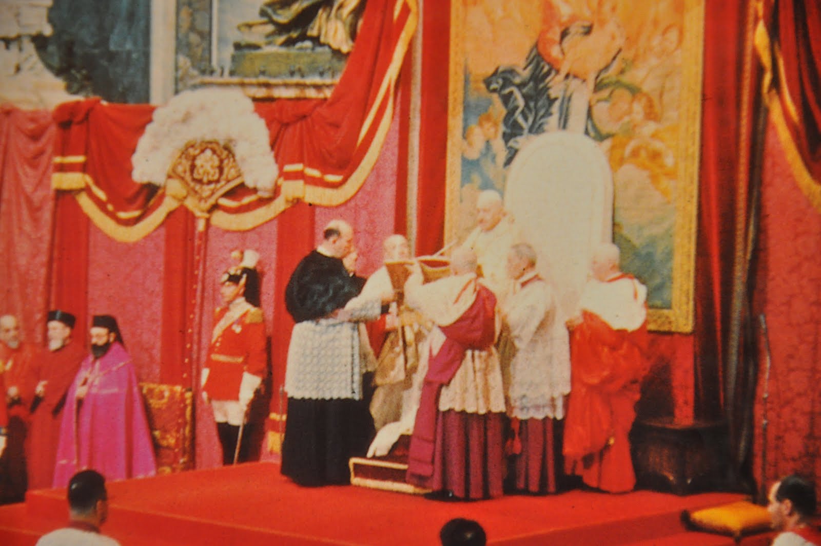 Orbis Catholicus Secundus: Cappa Magna in Papal Liturgies