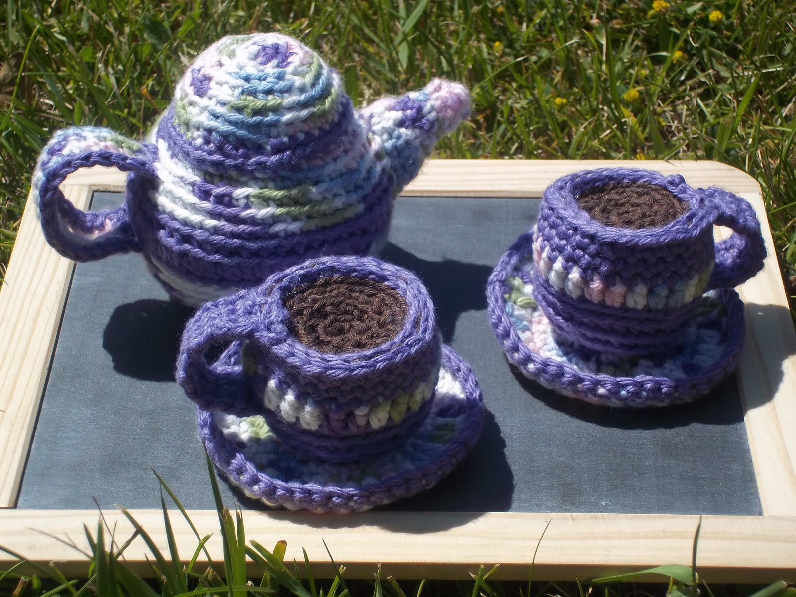 suziQcreations: Crochet tea set