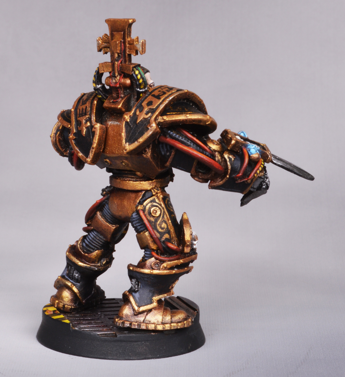 davetaylorminiatures: INQUISITOR - Witch Hunter Tyrus and Hive Ganger Talon