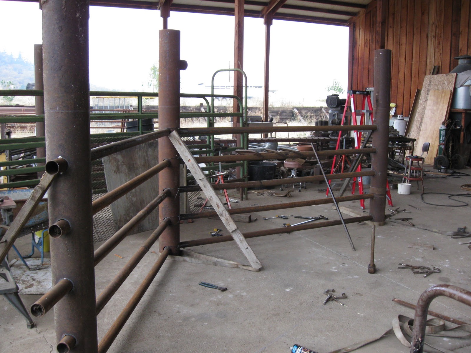 Quotidian: CONCRETE FENCE POST FORMS - Construction