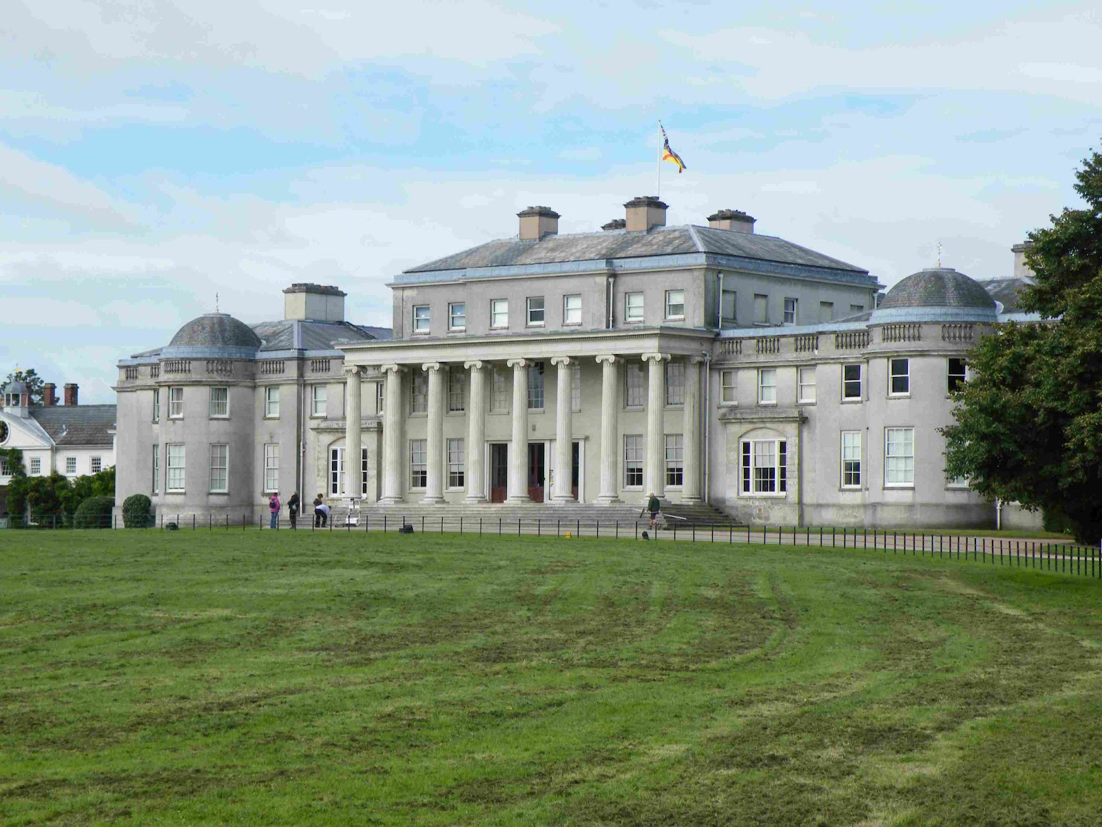 Pin by Tersia Van Straaten on Grand Houses | English manor houses ...