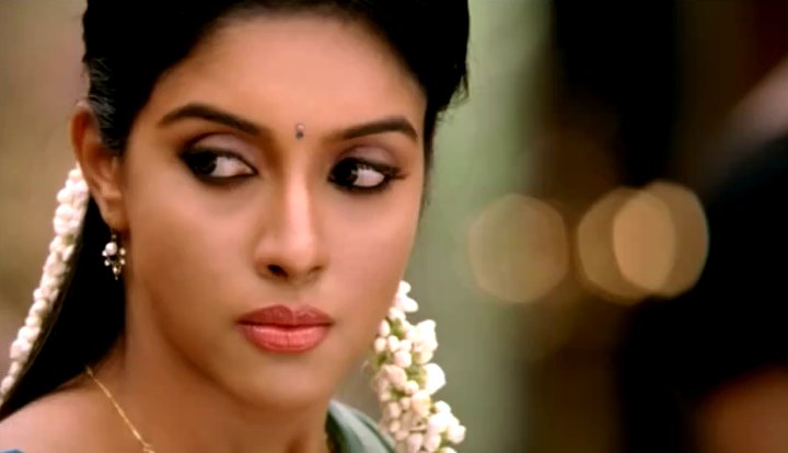 .: Asin - The Glorious Actress :.: Asin in Mirinda Classical Dance Ad