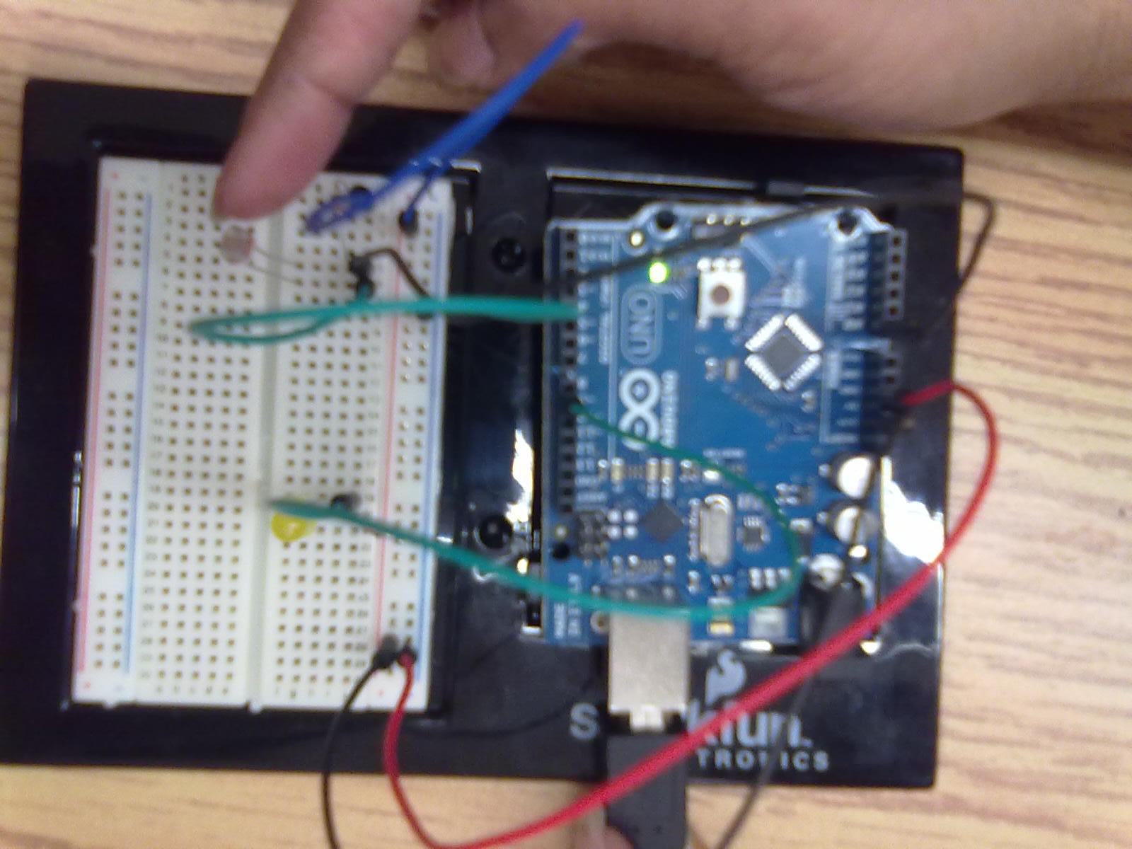 THE ARDUINO EXPERIENCE!: Light (CIRC-09)