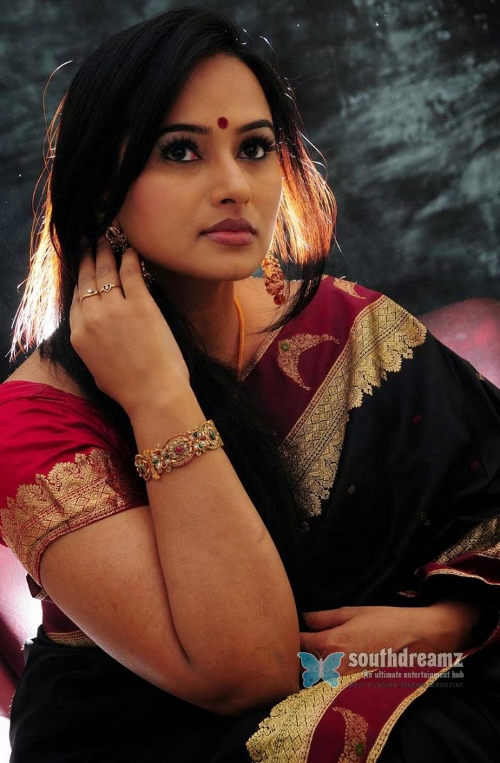 Anupama Kumar: anupoma hot actress