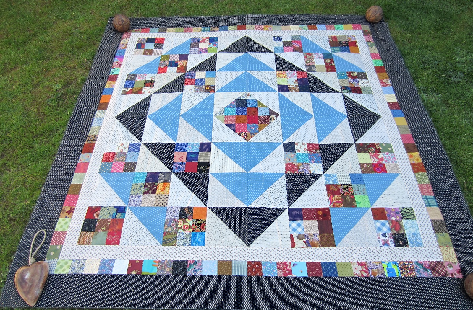 Sandy Quilts: Scrappy Nine Patch Quilt