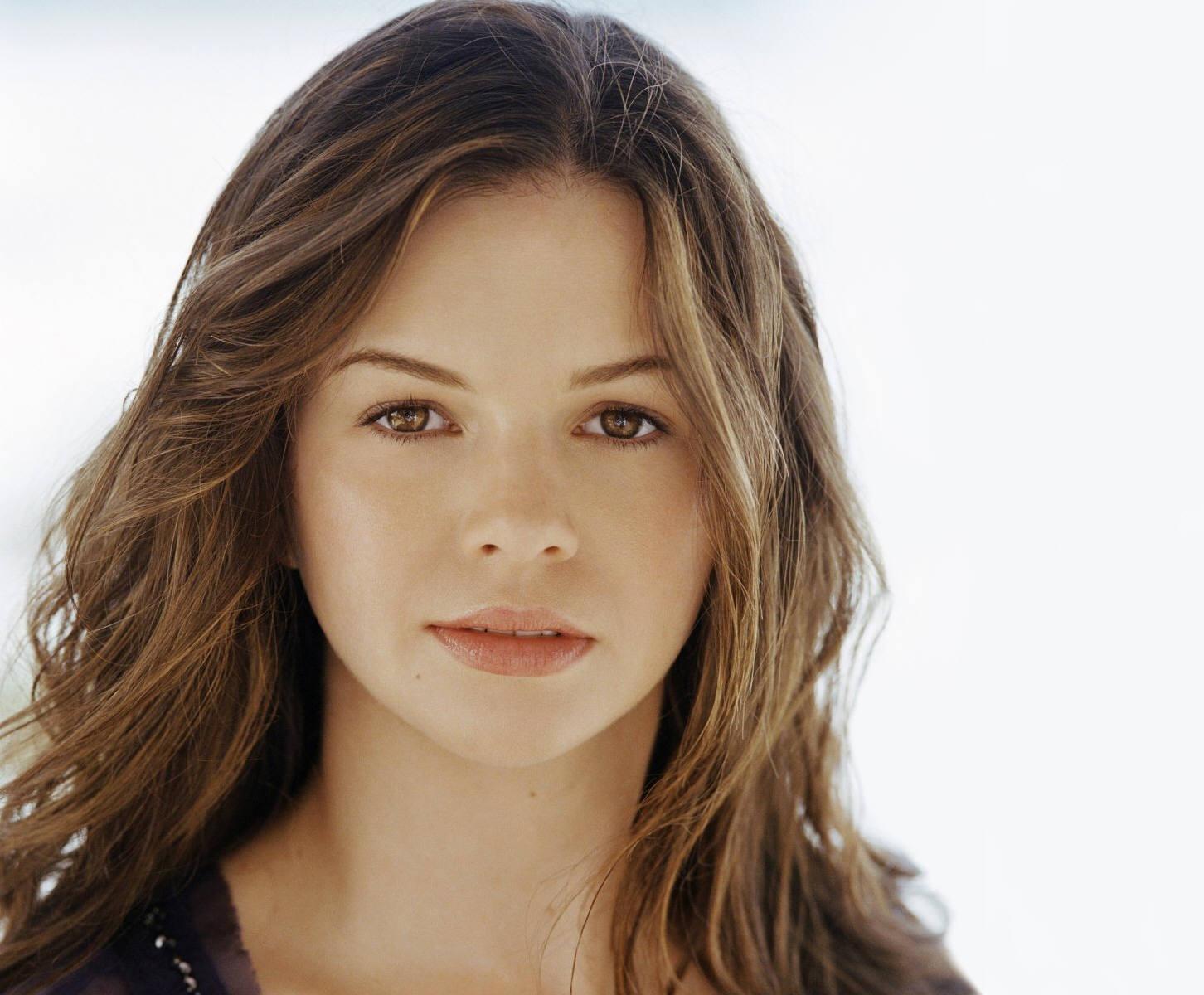 Amber Tamblyn Hot Wallpapers Photos - Hot PHOTOSHOOT Bollywood ...