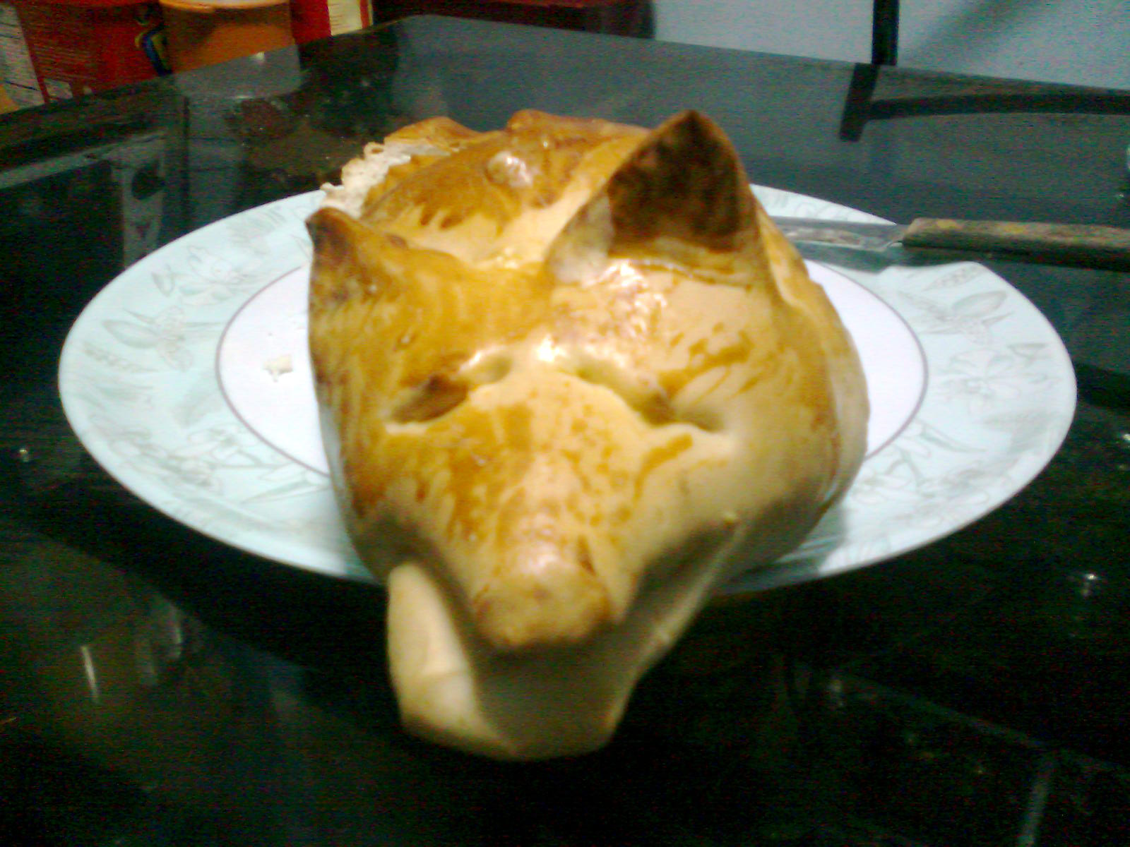 Arghentrock's A Taste of the Philippines: Bread Looks Like Roasted Pig