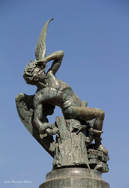 Instantes, fotos de Sebastián Navarrete: El Ángel Caído, su historia.