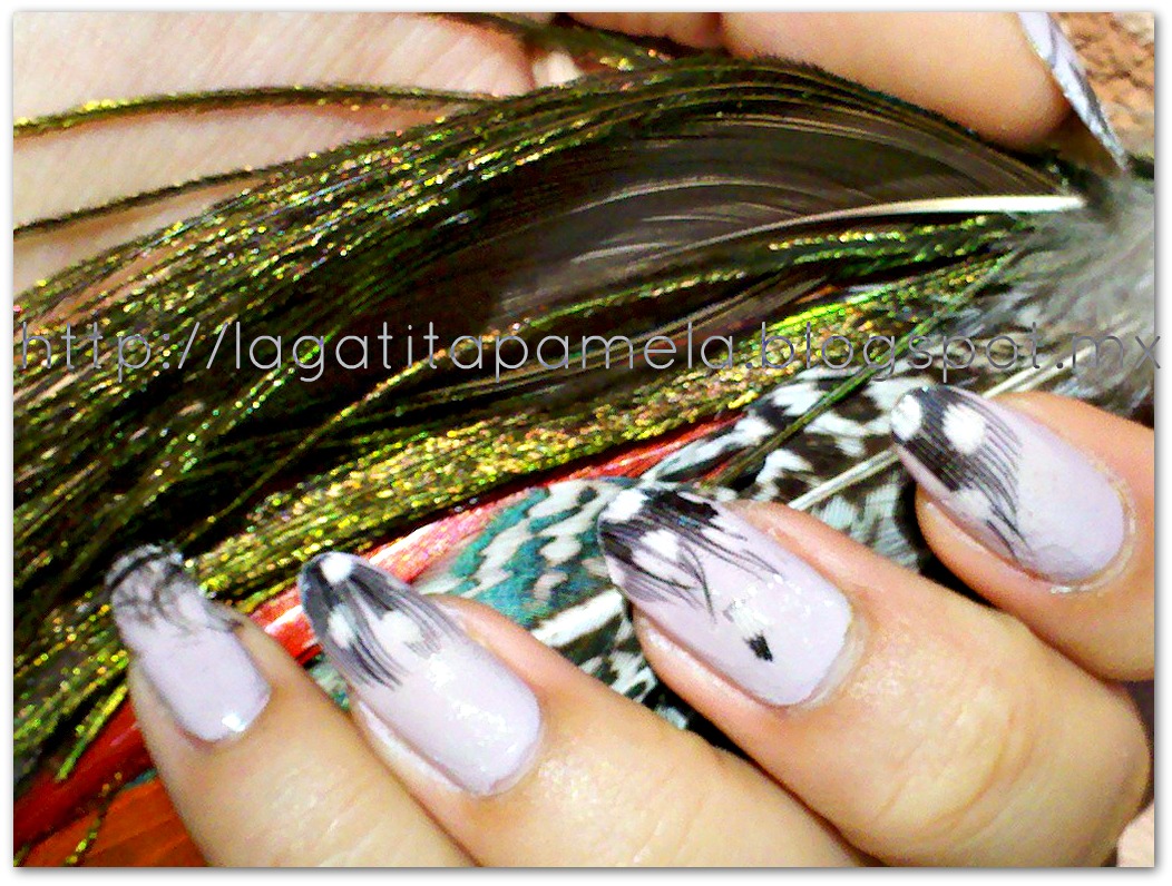 Pamela's Nails: FEATHER MANICURE/ Manicura con plumas