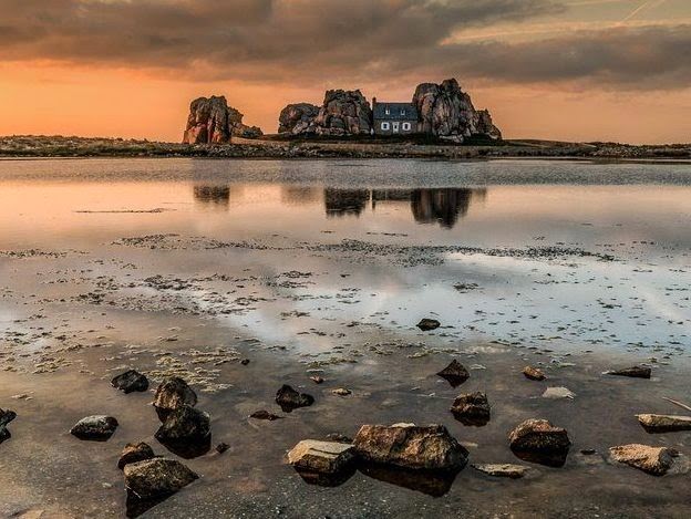 The Flying Tortoise: Castel Meur. The Little House In Brittany Built ...