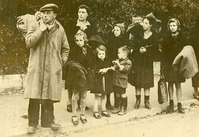 48 Emotional Pictures That Capture Everyday Life of Children During ...