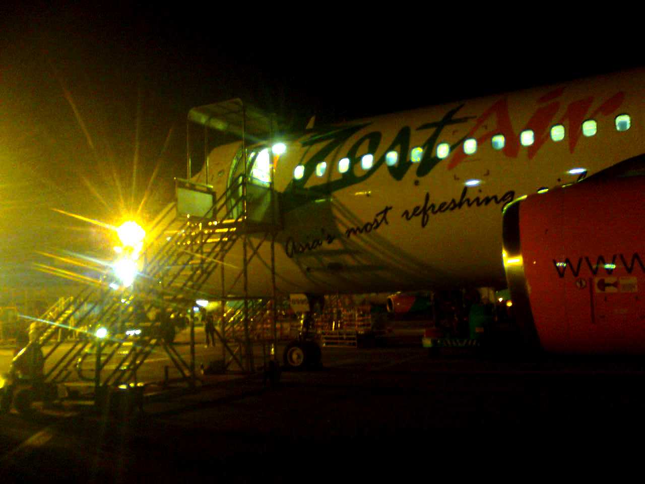 i 101: Riding A Plane For The First Time