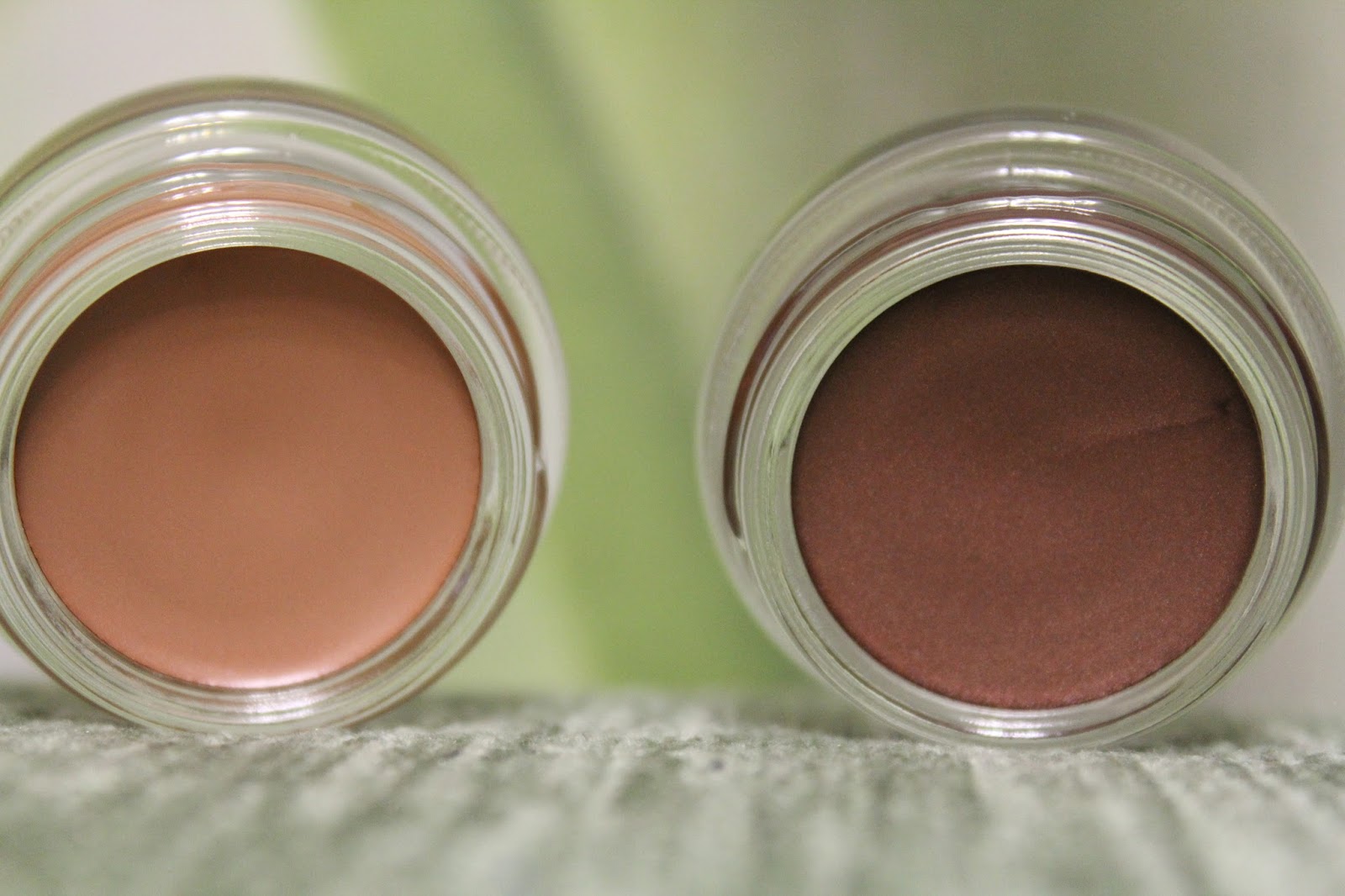 MAC Paint Pot в оттенках Groundwork и Constructivist