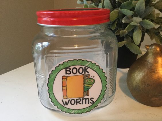 Live and Learn: Classroom Library Book Worm Jar: Freebie