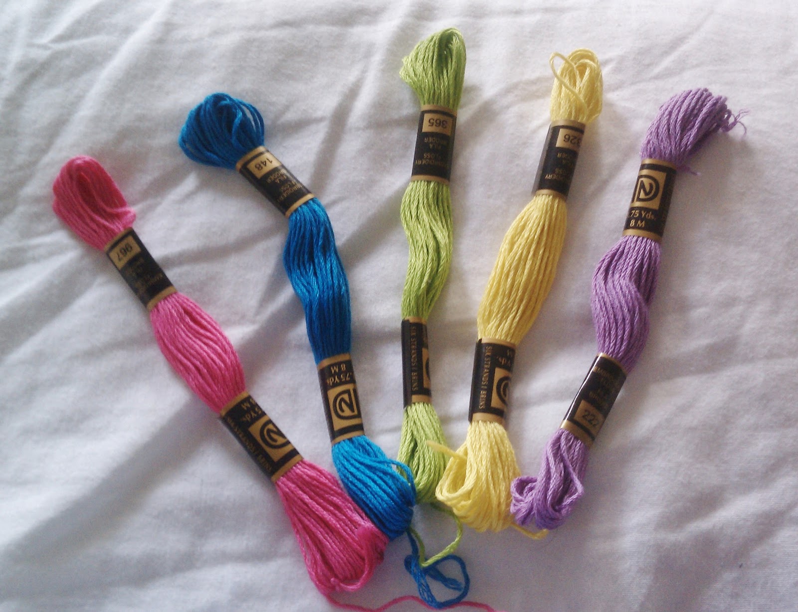 Dabble...: Friendship Bracelets: Simple Stripes