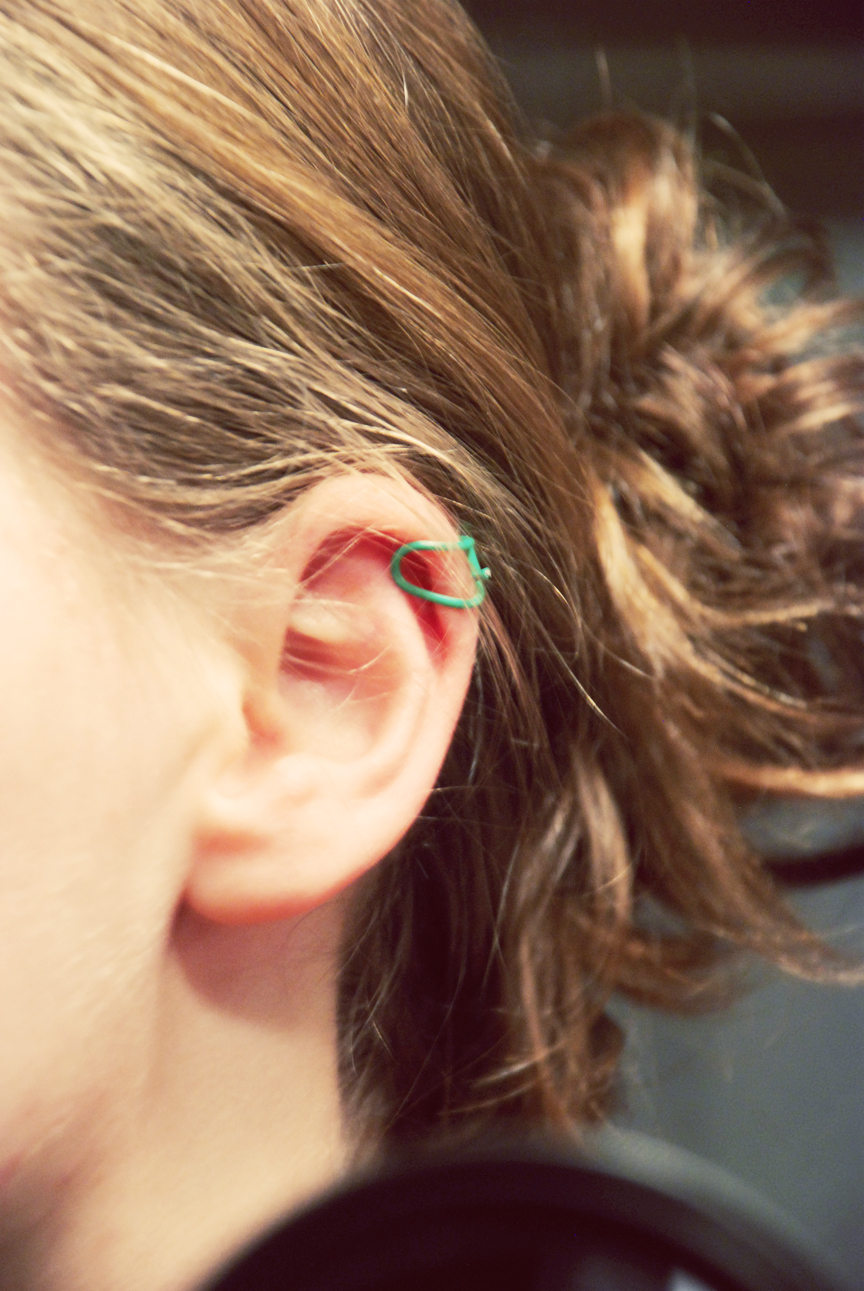 Paper Raindrops: 1 minute ear cuff