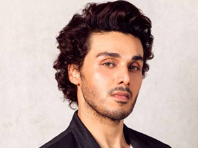 AHSAN ALI KHAN IS SCARING PEOPLE WITH HIS NEW LOOK! ~ THEETA LIFE