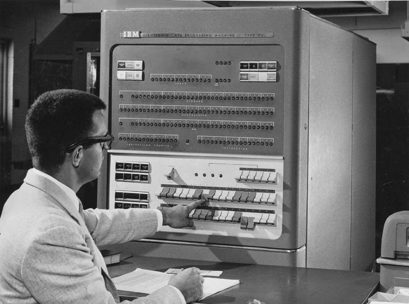 LA HISTORIA DE LAS COMPUTADORAS TERCERO B: HISTORIA IBM