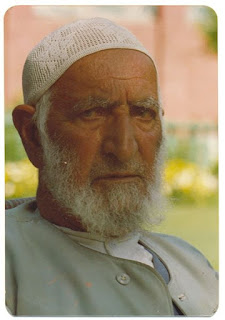 CHINAR SHADE : BOOK ON QUATRAINS OF KASHMIRI POET , BROADCASTER AND ...