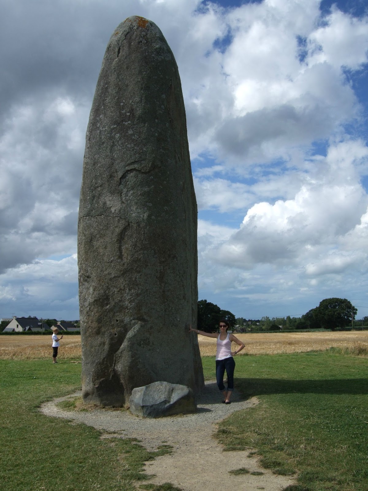 HISTORIA DE PRIMERO: MEGALITOS