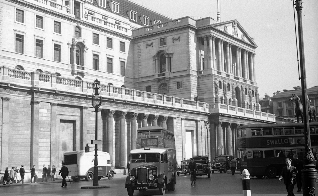 Amazing Photos Document Everyday Life of England in the Late 1930s ...