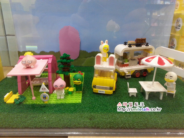Cute LEGO block sets of modern Korean life