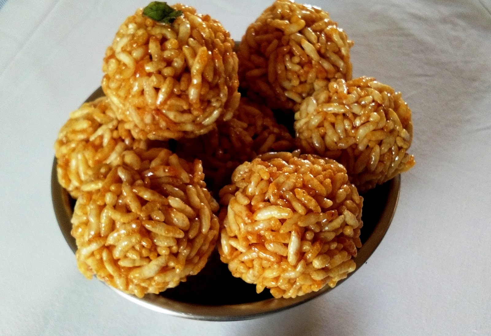 Hema's Musings: Murmura Laddu/ मुरमुरा लड्डू