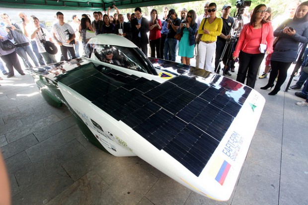 ABES-SP: Colômbia apresenta carro movido a energia solar que roda 120 km/h
